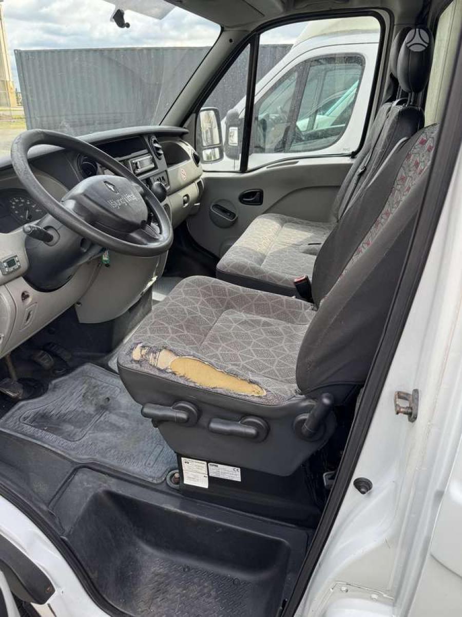 White Renault Master 2009 in Kaunas, with an engine capacity of 2.50 L and mileage of 454 thousand km for 5500 €, photo 6 on AUTOMOTO.COM.LV