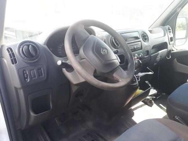White Renault Master 2010 in Vilnius, with an engine capacity of 2.30 L and mileage of 289 thousand km for 5100 €, photo 6 on AUTOMOTO.COM.LV