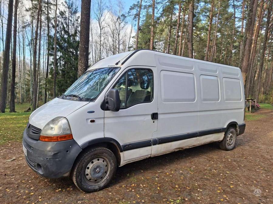 White Renault Master 2010 in Moletai, with an engine capacity of 2.46 L and mileage of 442 thousand km for 2000 €, photo 4 on AUTOMOTO.COM.LV
