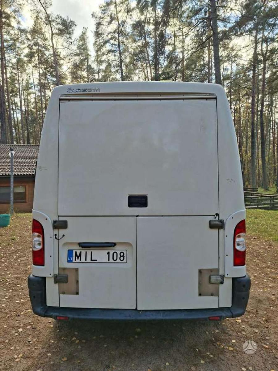 White Renault Master 2010 in Moletai, with an engine capacity of 2.46 L and mileage of 442 thousand km for 2000 €, photo 6 on AUTOMOTO.COM.LV