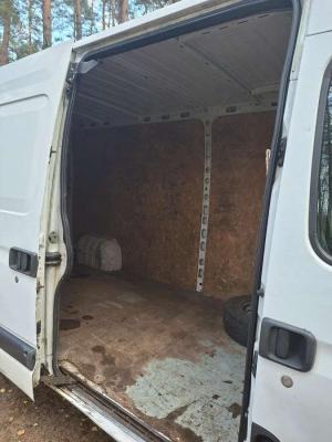 White Renault Master 2010 in Moletai, with an engine capacity of 2.46 L and mileage of 442 thousand km for 2000 €, photo 7 on AUTOMOTO.COM.LV