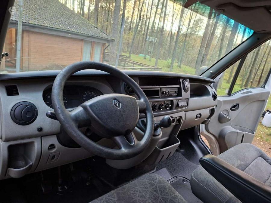 White Renault Master 2010 in Moletai, with an engine capacity of 2.46 L and mileage of 442 thousand km for 2000 €, photo 9 on AUTOMOTO.COM.LV