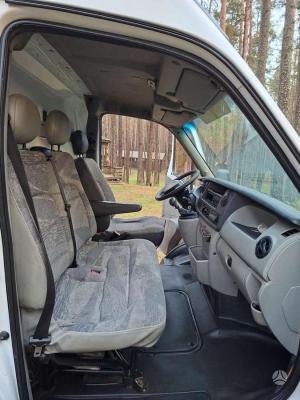 White Renault Master 2010 in Moletai, with an engine capacity of 2.46 L and mileage of 442 thousand km for 2000 €, photo 10 on AUTOMOTO.COM.LV