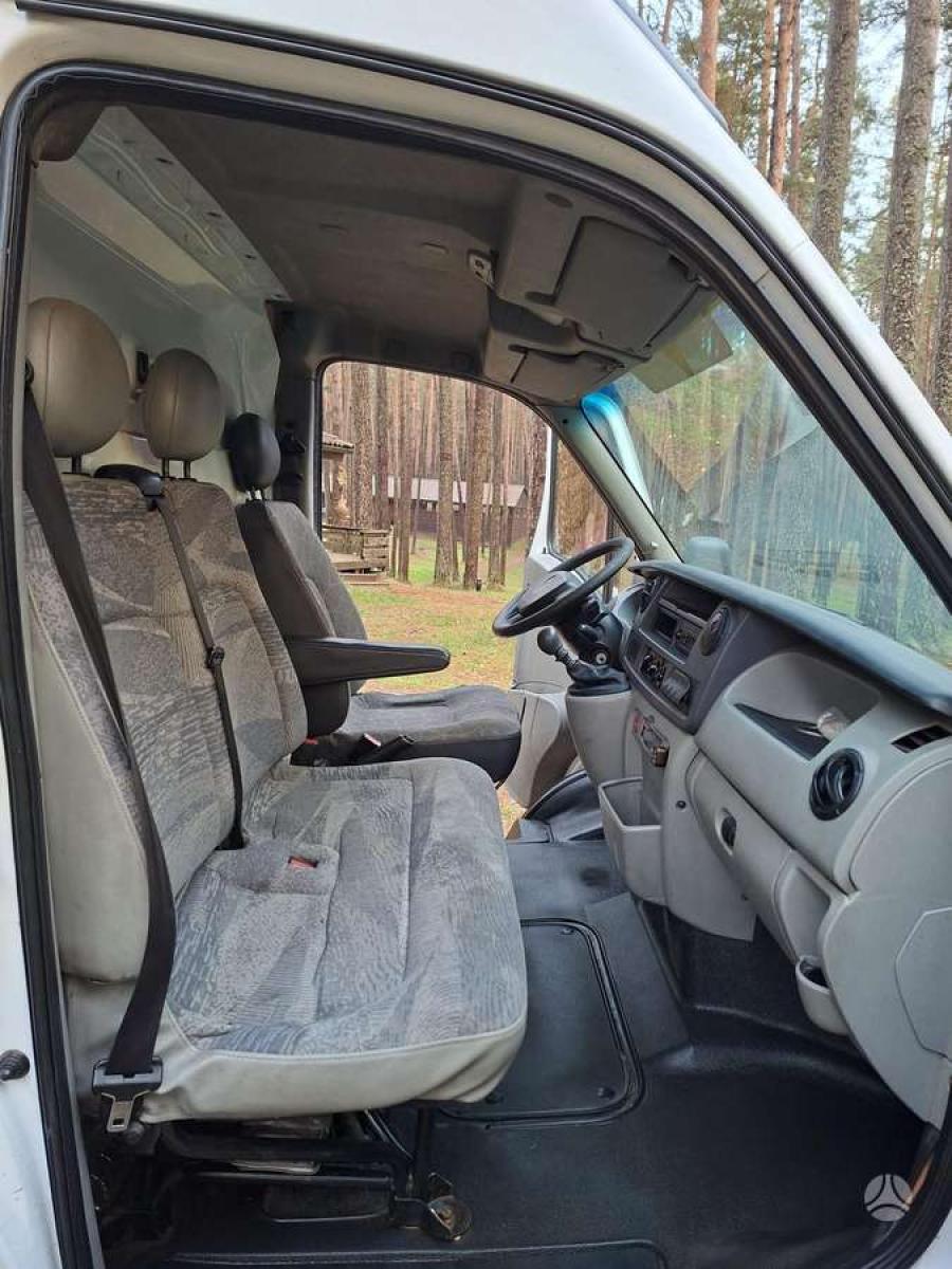 White Renault Master 2010 in Moletai, with an engine capacity of 2.46 L and mileage of 442 thousand km for 2000 €, photo 10 on AUTOMOTO.COM.LV