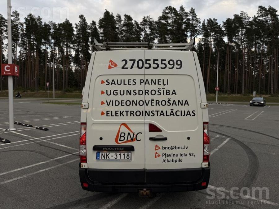 White Renault Master 2010 in Riga, with an engine capacity of 2.30 L and mileage of 292 thousand km for 5800 €, photo 5 on AUTOMOTO.COM.LV