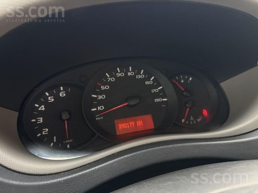 White Renault Master 2010 in Riga, with an engine capacity of 2.30 L and mileage of 292 thousand km for 5800 €, photo 10 on AUTOMOTO.COM.LV