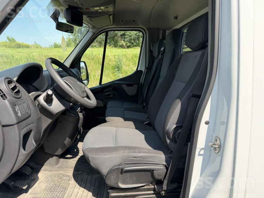 White Renault Master 2011 in Jelgava, with an engine capacity of 2.30 L and mileage of 110 thousand km for 9900 €, photo 10 on AUTOMOTO.COM.LV