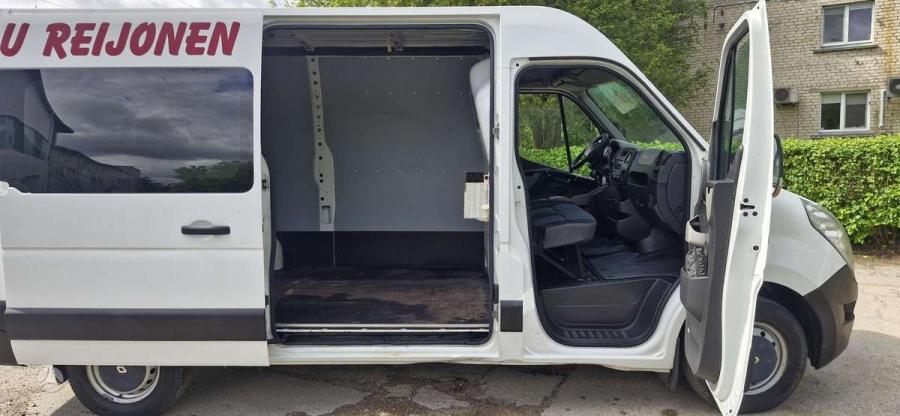 White Renault Master 2012 in Kelme, with an engine capacity of 2.30 L and mileage of 282 thousand km for 3900 €, photo 10 on AUTOMOTO.COM.LV