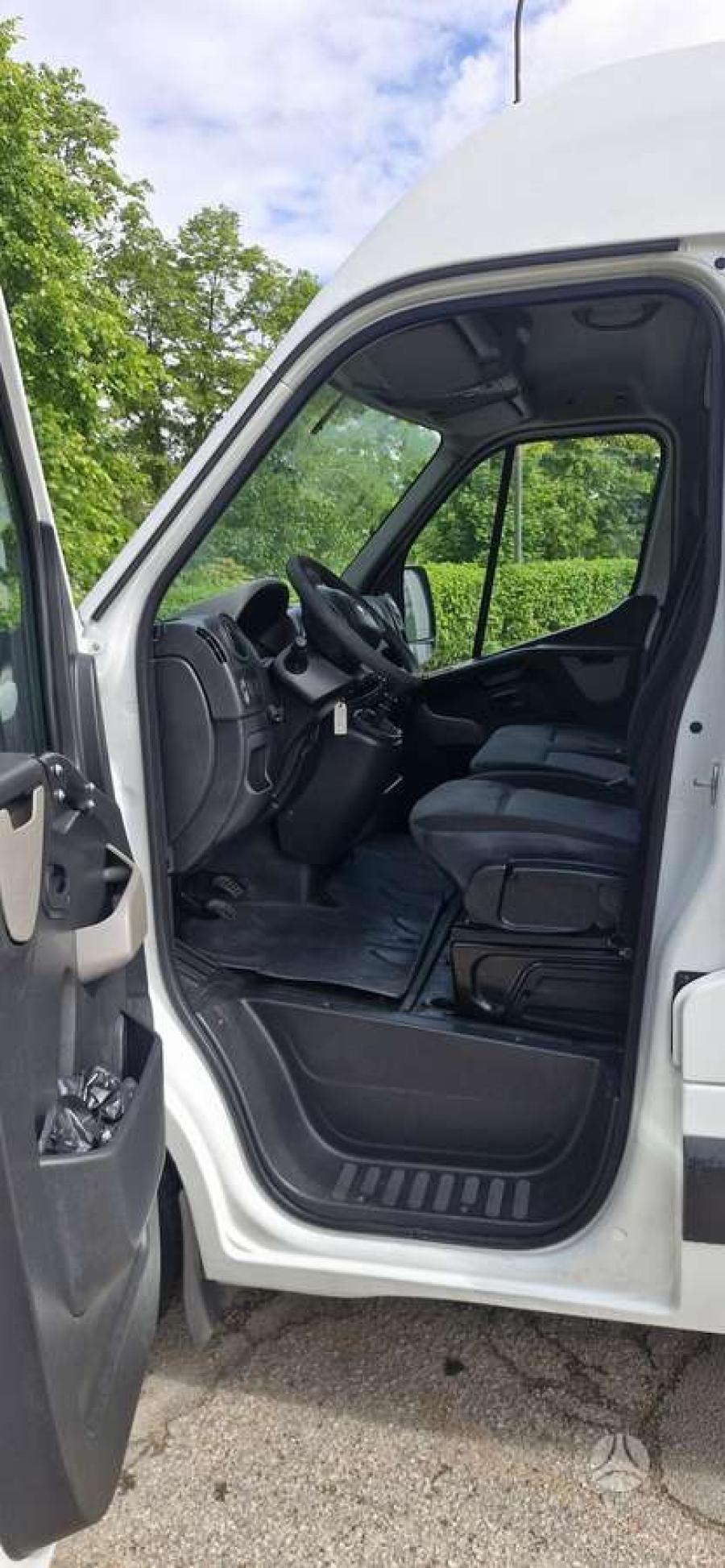 White Renault Master 2012 in Kelme, with an engine capacity of 2.30 L and mileage of 282 thousand km for 3900 €, photo 12 on AUTOMOTO.COM.LV