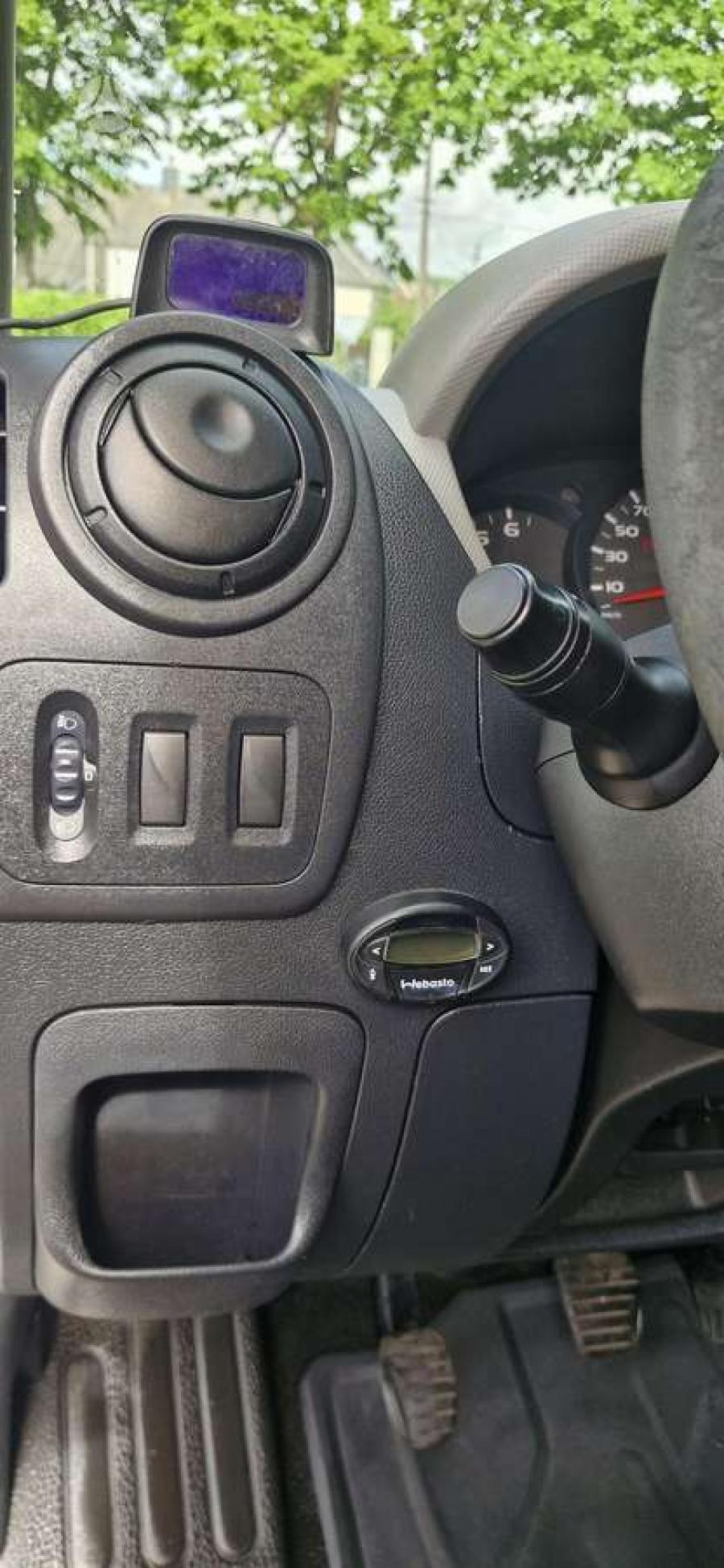 White Renault Master 2012 in Kelme, with an engine capacity of 2.30 L and mileage of 282 thousand km for 3900 €, photo 13 on AUTOMOTO.COM.LV