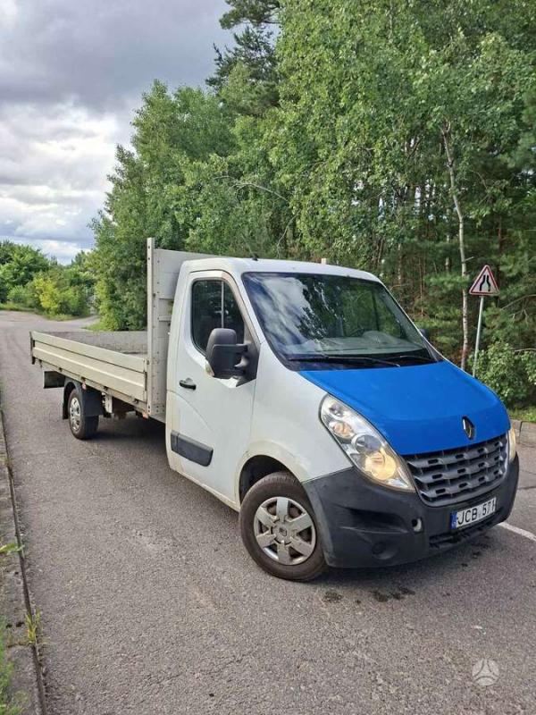 White Renault Master 2012 in Vilnius, with an engine capacity of 2.30 L and mileage of 418 thousand km for 5999 €, photo 2 on AUTOMOTO.COM.LV