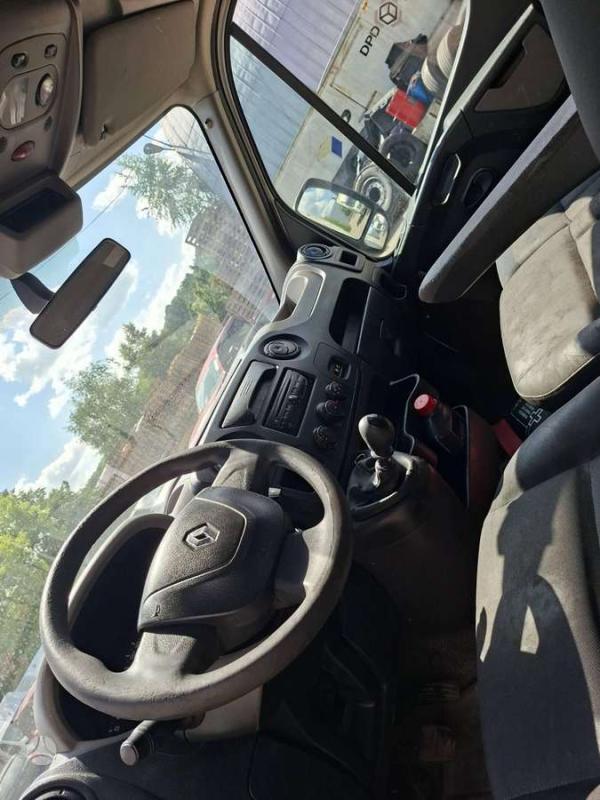 White Renault Master 2012 in Vilnius, with an engine capacity of 2.30 L and mileage of 418 thousand km for 5999 €, photo 9 on AUTOMOTO.COM.LV