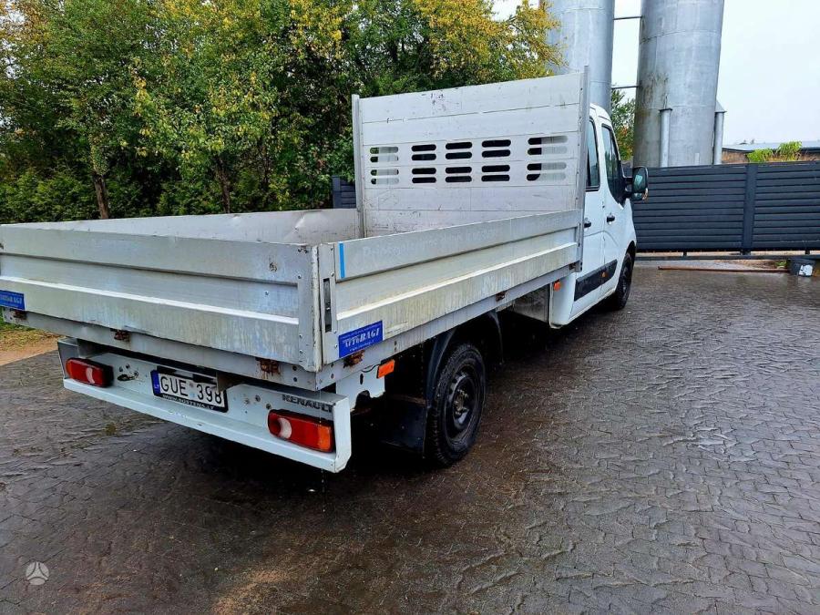 White Renault Master 2013 in Vilnius, with an engine capacity of 2.30 L and mileage of 220 thousand km for 5700 €, photo 3 on AUTOMOTO.COM.LV