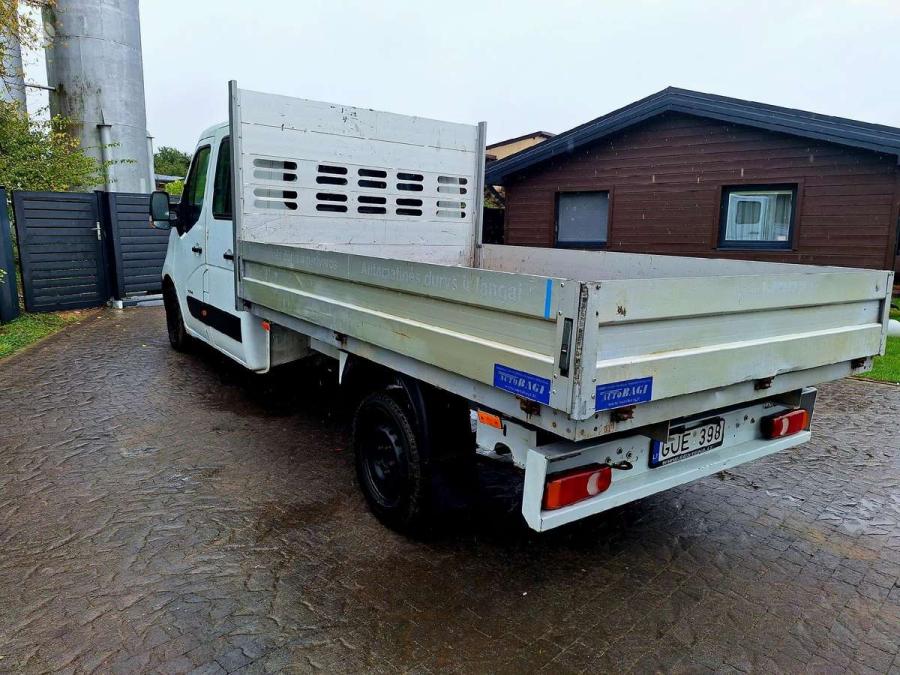White Renault Master 2013 in Vilnius, with an engine capacity of 2.30 L and mileage of 220 thousand km for 5700 €, photo 4 on AUTOMOTO.COM.LV