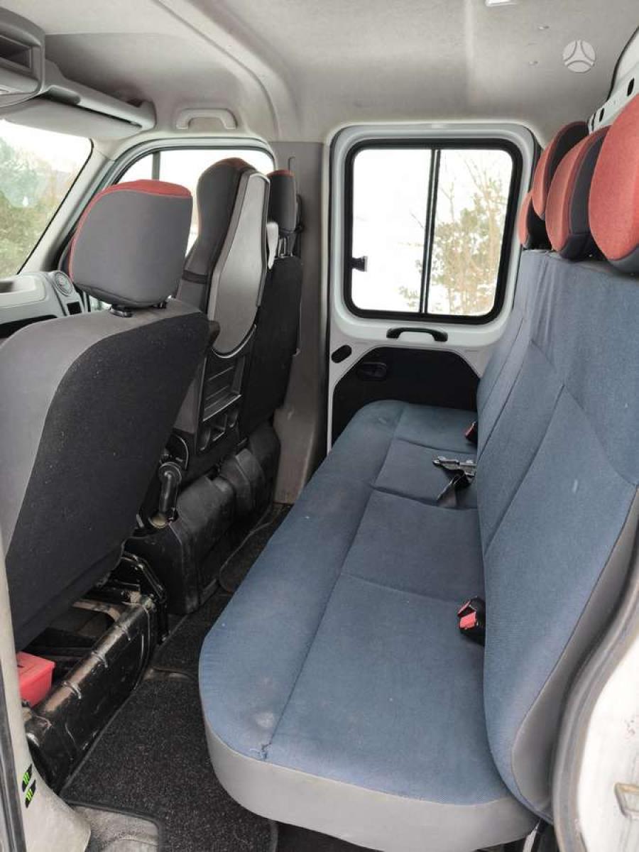 White Renault Master 2013 in Kaunas, with an engine capacity of 2.30 L and mileage of 250 thousand km for 9600 €, photo 8 on AUTOMOTO.COM.LV