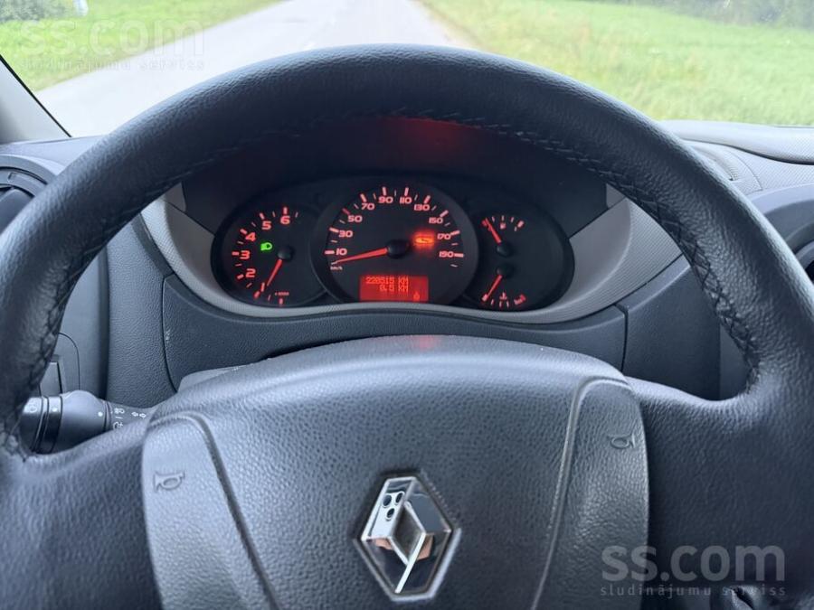 Balts Renault Master 2013 Jelgava, ar dzinēja tilpumu 2.30 L un nobraukumu 221 tūkst. km par 8100 €, foto 25 vietnē AUTOMOTO.COM.LV