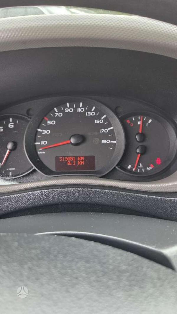 White Renault Master 2013 in Siauliai, with an engine capacity of 2.30 L and mileage of 318 thousand km for 6200 €, photo 8 on AUTOMOTO.COM.LV