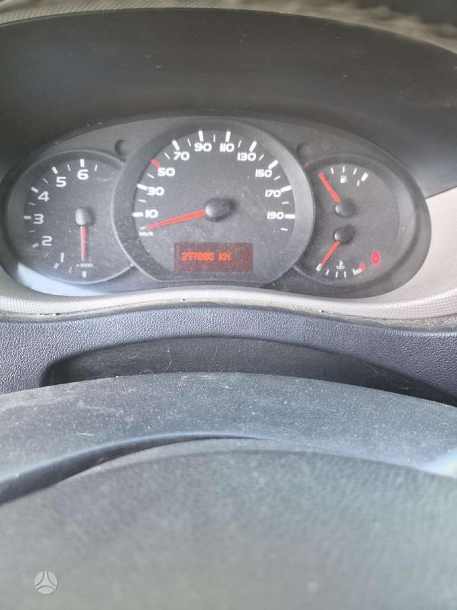 White Renault Master 2013 in Vilnius, with an engine capacity of 2.30 L and mileage of 297 thousand km for 6700 €, photo 8 on AUTOMOTO.COM.LV