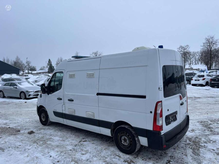 White Renault Master 2014 in Taurage, with an engine capacity of 2.30 L and mileage of 330 thousand km for 5900 €, photo 11 on AUTOMOTO.COM.LV