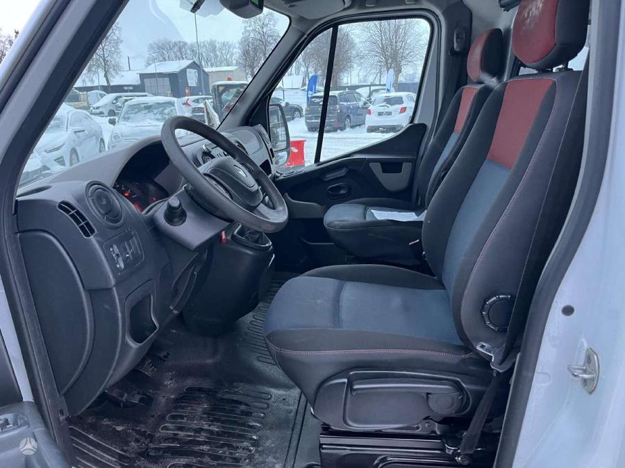 White Renault Master 2014 in Taurage, with an engine capacity of 2.30 L and mileage of 330 thousand km for 5900 €, photo 14 on AUTOMOTO.COM.LV