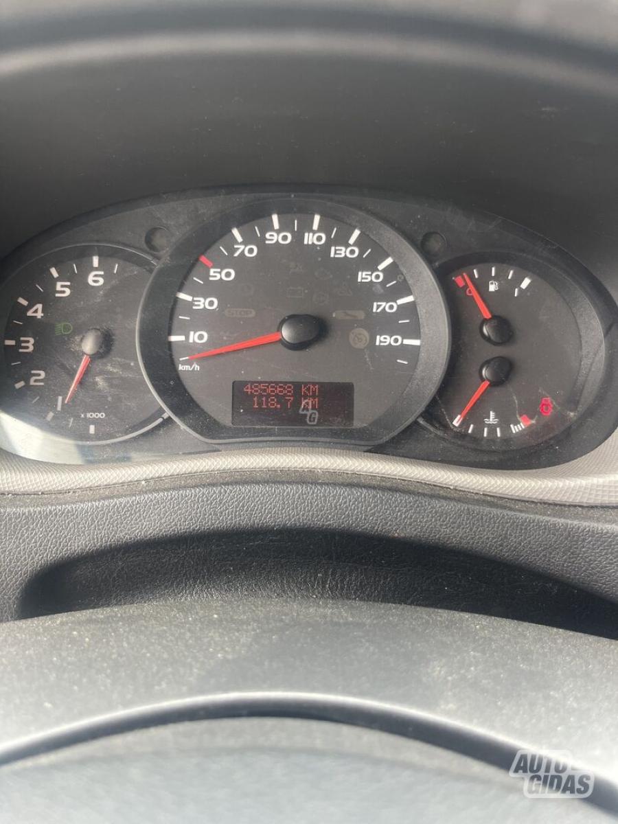 White Renault Master 2014 in Kaunas, with an engine capacity of 2.30 L and mileage of 486 thousand km for 5500 €, photo 6 on AUTOMOTO.COM.LV