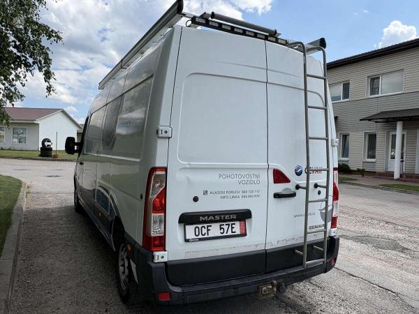 White Renault Master 2014 in Vilnius, with an engine capacity of 2.30 L and mileage of 254 thousand km for 5700 €, photo 8 on AUTOMOTO.COM.LV