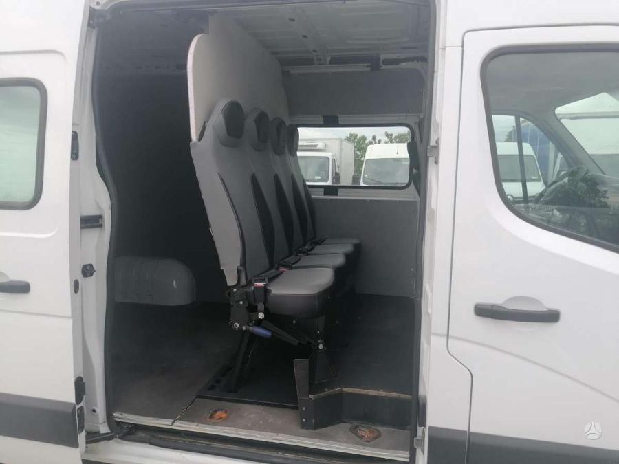 White Renault Master 2014 in Taurage, with an engine capacity of 2.30 L and mileage of 255 thousand km for 6800 €, photo 7 on AUTOMOTO.COM.LV
