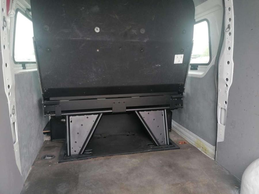 White Renault Master 2014 in Taurage, with an engine capacity of 2.30 L and mileage of 255 thousand km for 6800 €, photo 8 on AUTOMOTO.COM.LV