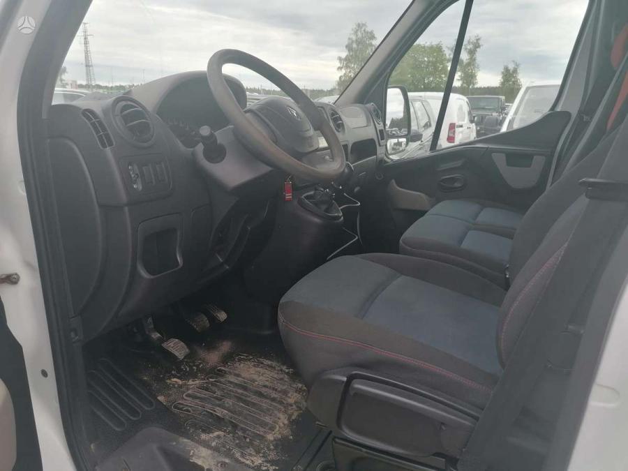 White Renault Master 2014 in Taurage, with an engine capacity of 2.30 L and mileage of 255 thousand km for 6800 €, photo 9 on AUTOMOTO.COM.LV