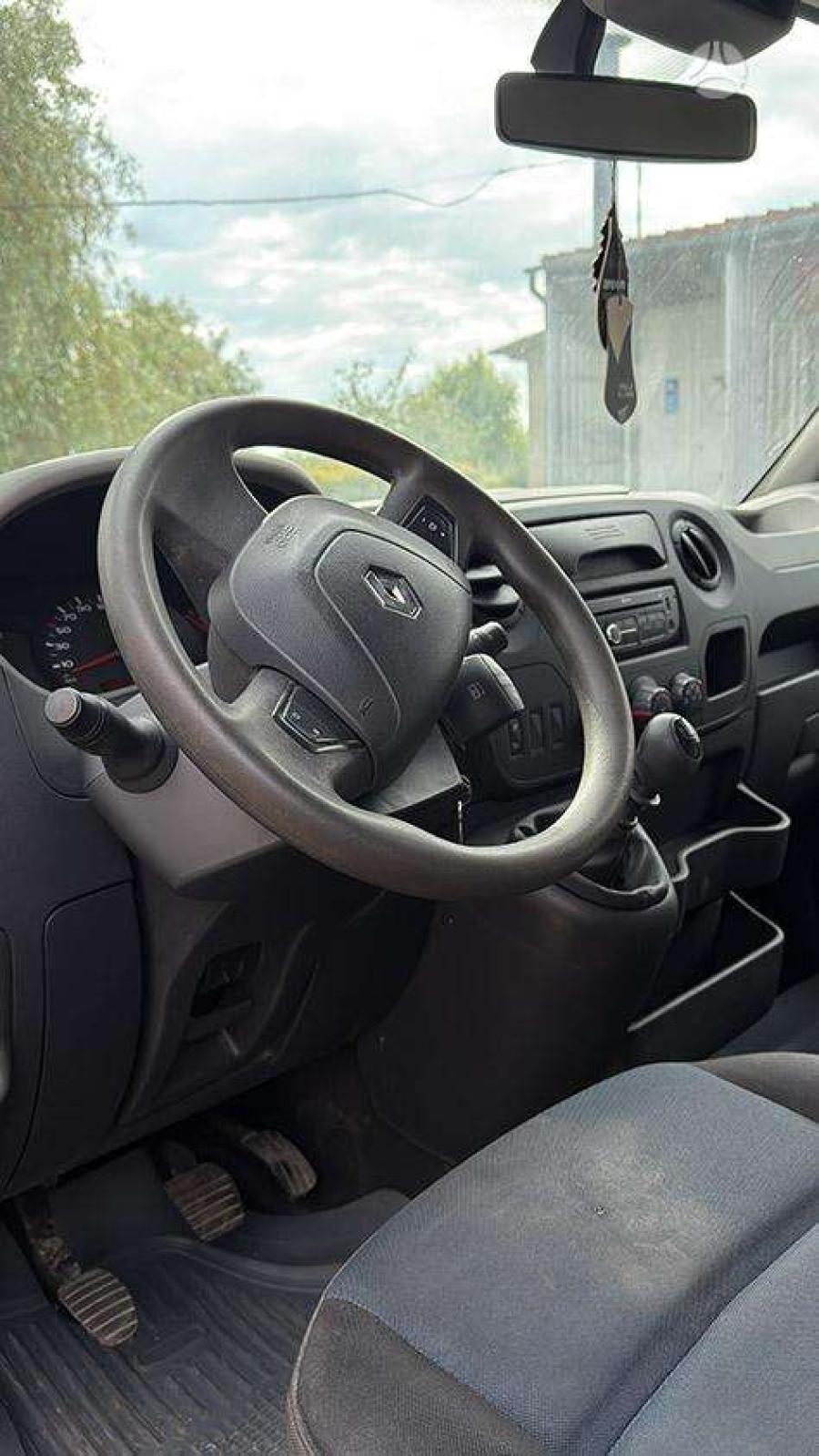 White Renault Master 2014 in Pakruojis, with an engine capacity of 2.30 L and mileage of 285 thousand km for 7550 €, photo 7 on AUTOMOTO.COM.LV