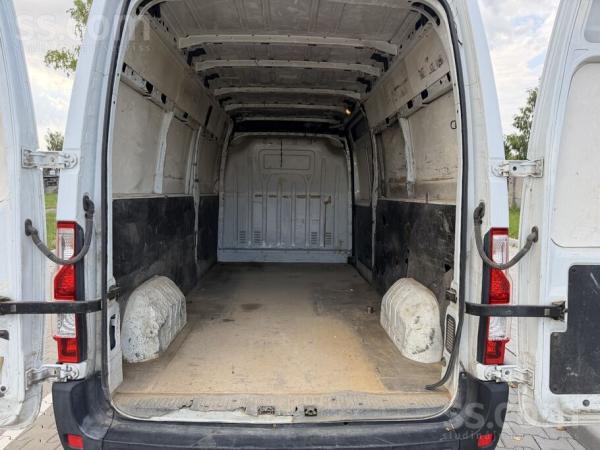White Renault Master 2014 in Jelgava, with an engine capacity of 2.30 L and mileage of 255 thousand km for 9200 €, photo 7 on AUTOMOTO.COM.LV