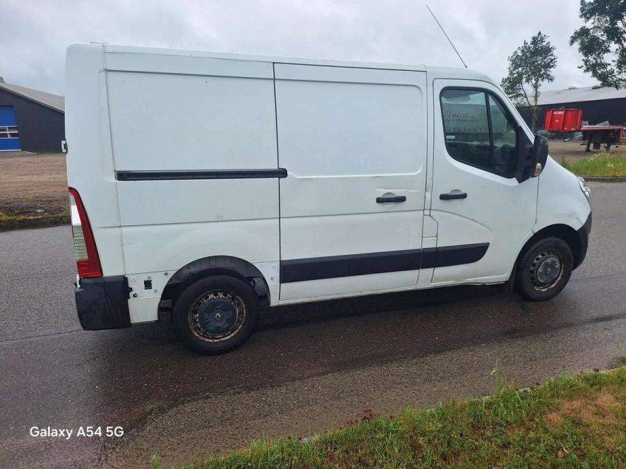 White Renault Master 2015 in Taurage, with an engine capacity of 2.30 L and mileage of 350 thousand km for 4300 €, photo 5 on AUTOMOTO.COM.LV