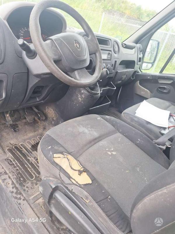 Balts Renault Master 2015 Tauragė, ar dzinēja tilpumu 2.30 L un nobraukumu 350 tūkst. km par 4300 €, foto 9 vietnē AUTOMOTO.COM.LV