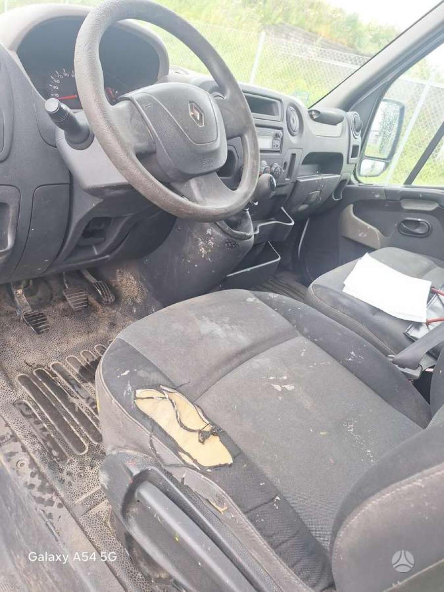 White Renault Master 2015 in Taurage, with an engine capacity of 2.30 L and mileage of 350 thousand km for 4300 €, photo 10 on AUTOMOTO.COM.LV