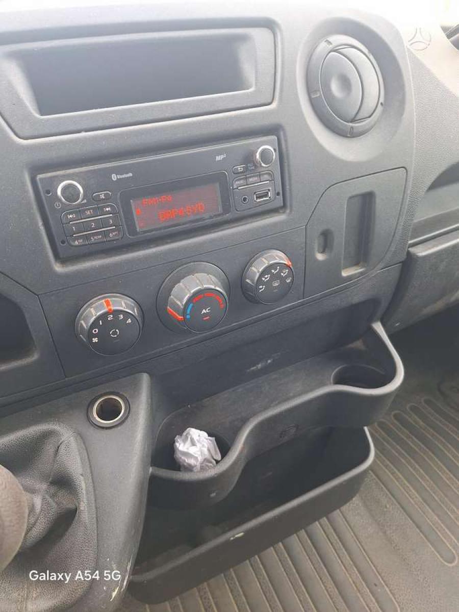 White Renault Master 2015 in Taurage, with an engine capacity of 2.30 L and mileage of 350 thousand km for 4300 €, photo 11 on AUTOMOTO.COM.LV