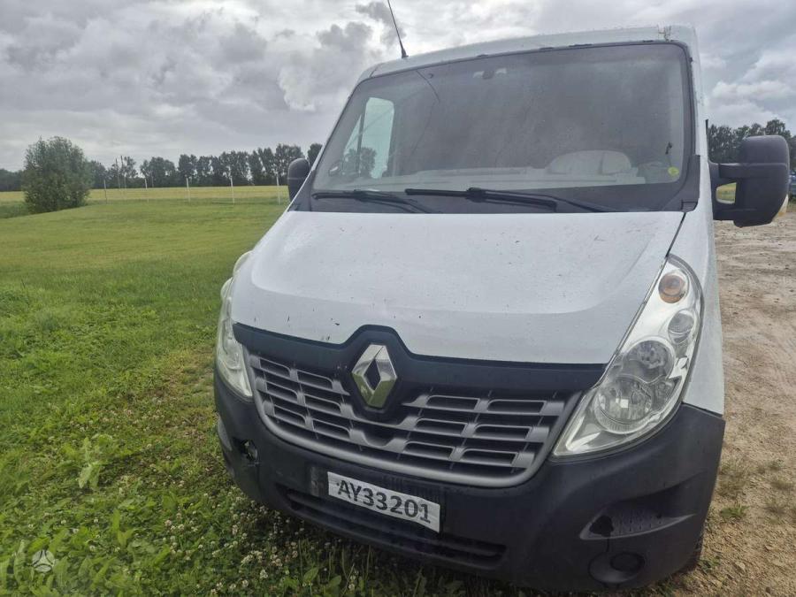 White Renault Master 2015 in Pakruojis, with an engine capacity of 2.30 L and mileage of 455 thousand km for 2600 €, photo 4 on AUTOMOTO.COM.LV