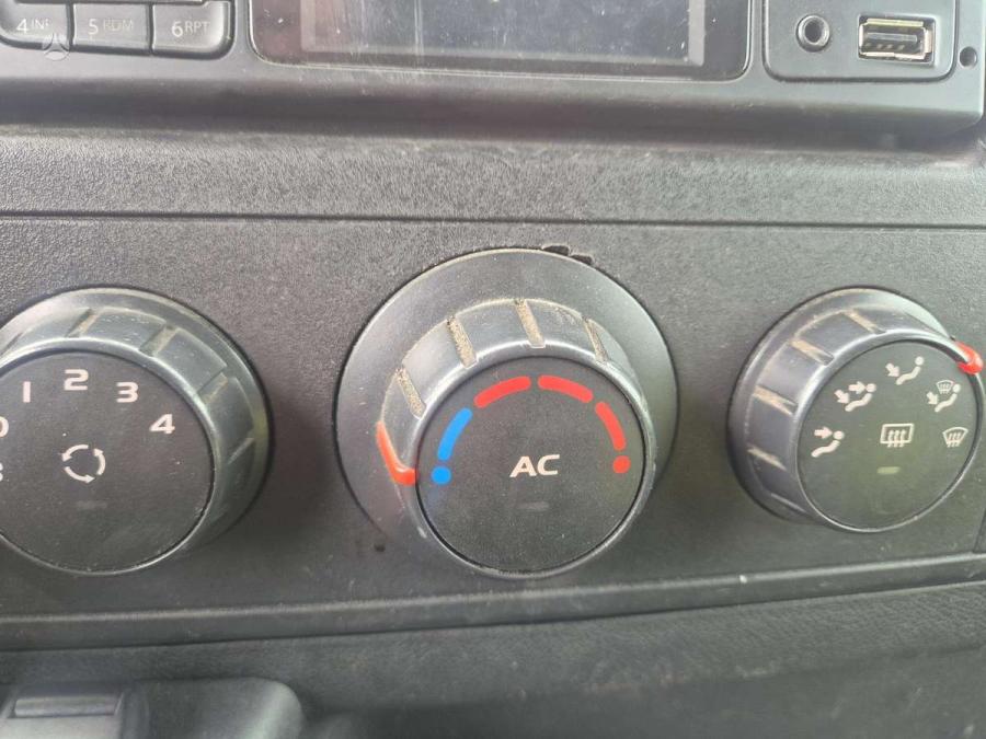 White Renault Master 2015 in Pakruojis, with an engine capacity of 2.30 L and mileage of 455 thousand km for 2600 €, photo 13 on AUTOMOTO.COM.LV
