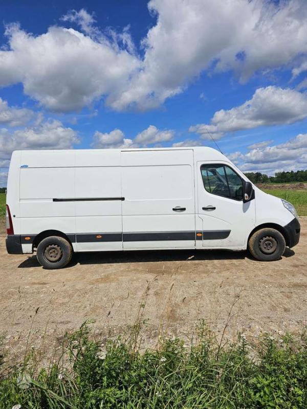 White Renault Master 2015 in Kaunas, with an engine capacity of 2.30 L and mileage of 450 thousand km for 5800 €, photo 4 on AUTOMOTO.COM.LV