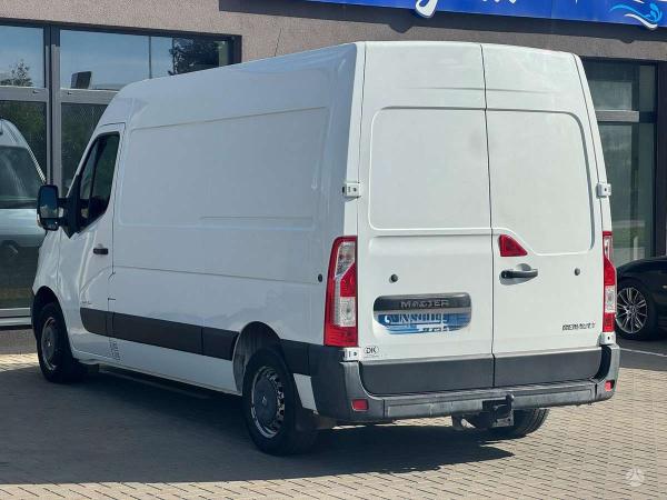 White Renault Master 2015 in Taurage, with an engine capacity of 2.30 L and mileage of 228 thousand km for 5700 €, photo 3 on AUTOMOTO.COM.LV