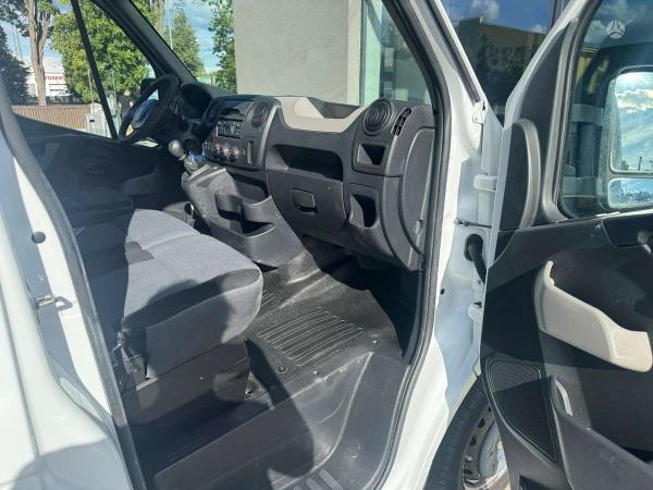 White Renault Master 2015 in Taurage, with an engine capacity of 2.30 L and mileage of 228 thousand km for 5700 €, photo 9 on AUTOMOTO.COM.LV