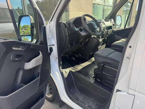 White Renault Master 2015 in Taurage, with an engine capacity of 2.30 L and mileage of 228 thousand km for 5700 €, photo 10 on AUTOMOTO.COM.LV