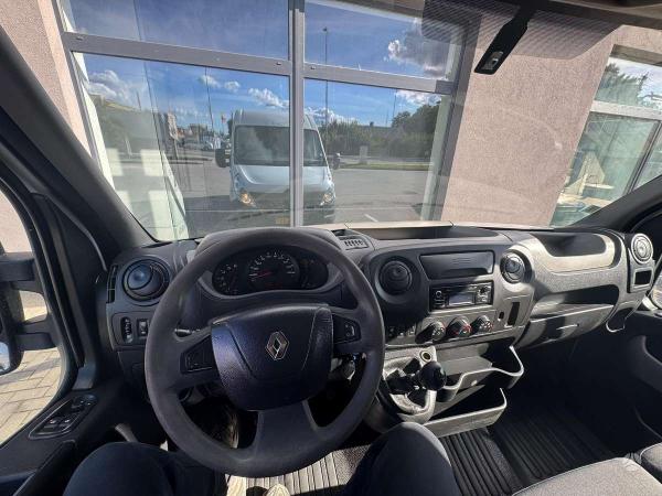 White Renault Master 2015 in Taurage, with an engine capacity of 2.30 L and mileage of 228 thousand km for 5700 €, photo 11 on AUTOMOTO.COM.LV