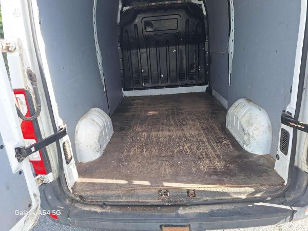 Balts Renault Master 2015 Tauragė, ar dzinēja tilpumu 2.30 L un nobraukumu 350 tūkst. km par 3300 €, foto 6 vietnē AUTOMOTO.COM.LV