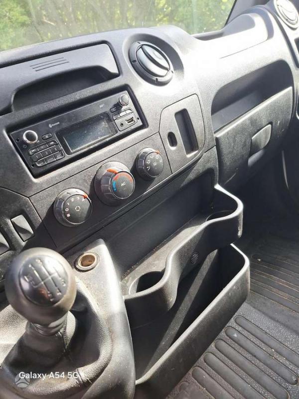 Balts Renault Master 2015 Tauragė, ar dzinēja tilpumu 2.30 L un nobraukumu 350 tūkst. km par 3300 €, foto 11 vietnē AUTOMOTO.COM.LV
