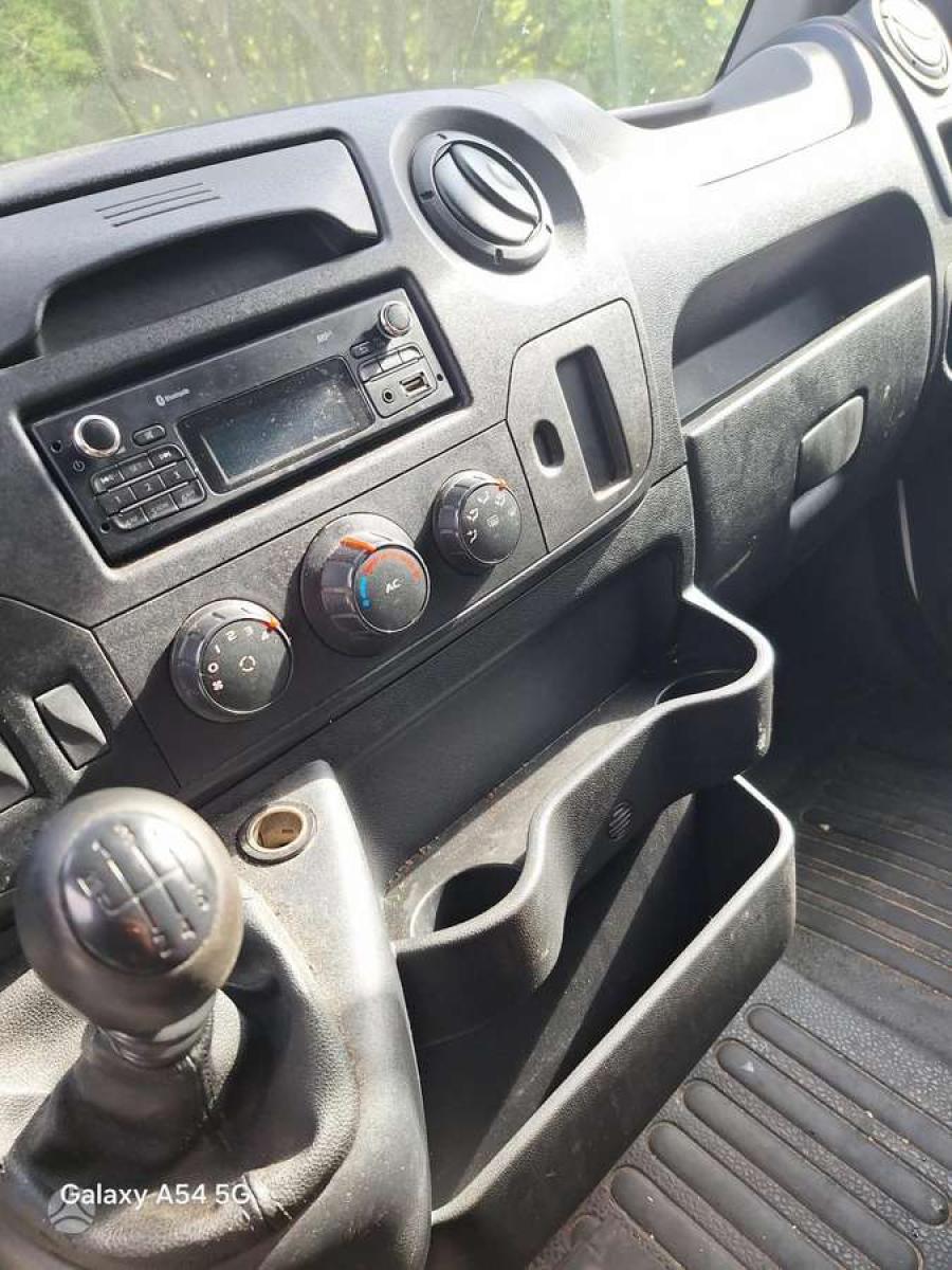 White Renault Master 2015 in Taurage, with an engine capacity of 2.30 L and mileage of 350 thousand km for 3300 €, photo 11 on AUTOMOTO.COM.LV