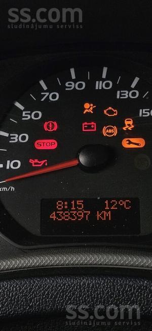 White Renault Master 2015 in Ventspils, with an engine capacity of 2.30 L and mileage of 438 thousand km for 7200 €, photo 5 on AUTOMOTO.COM.LV