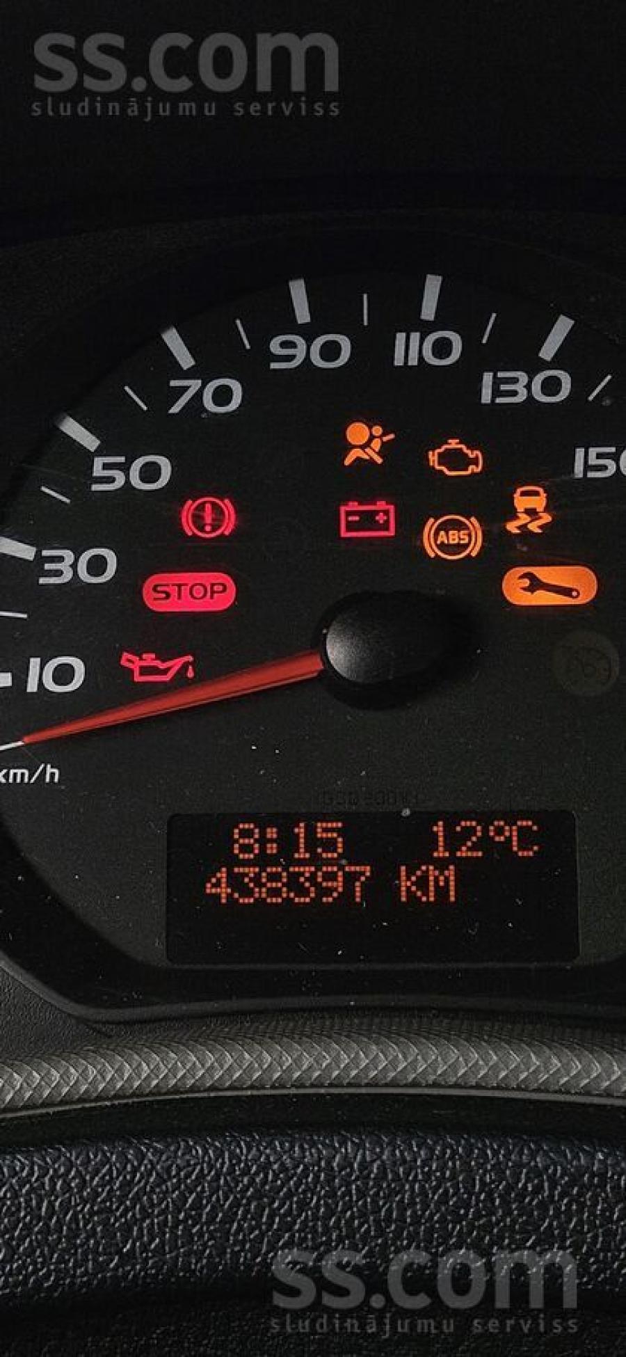 White Renault Master 2015 in Ventspils, with an engine capacity of 2.30 L and mileage of 438 thousand km for 7200 €, photo 5 on AUTOMOTO.COM.LV