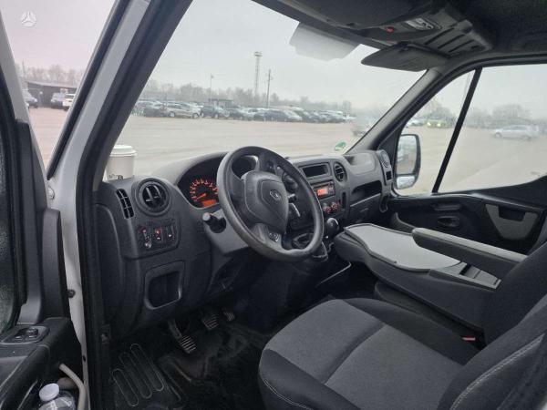 White Renault Master 2016 in Marijampole, with an engine capacity of 2.30 L and mileage of 186 thousand km for 6250 €, photo 8 on AUTOMOTO.COM.LV