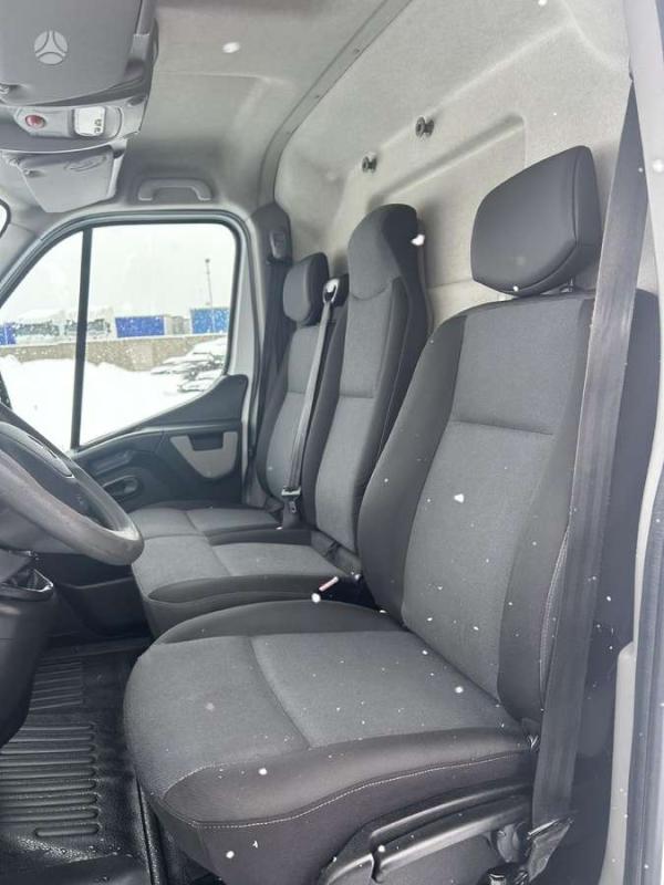 White Renault Master 2016 in Kaunas, with an engine capacity of 2.30 L and mileage of 285 thousand km for 5450 €, photo 9 on AUTOMOTO.COM.LV