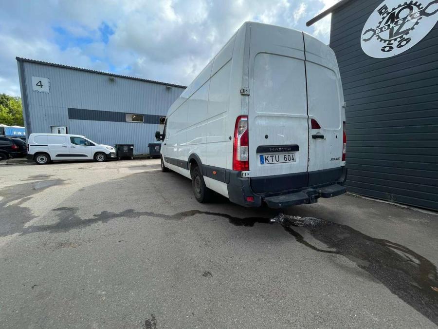 White Renault Master 2016 in Vilnius, with an engine capacity of 2.30 L and mileage of 430 thousand km for 2500 €, photo 3 on AUTOMOTO.COM.LV